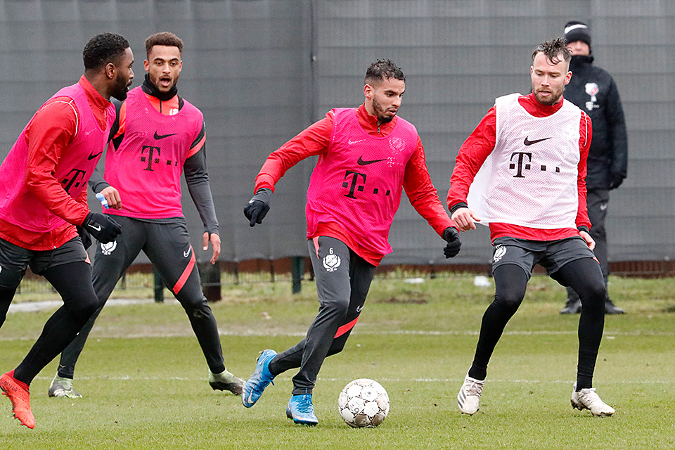 Hake: ‘Lef en durf tonen om te voetballen’