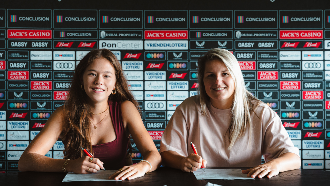Kyra Koopman verlengt contract bij FC Utrecht