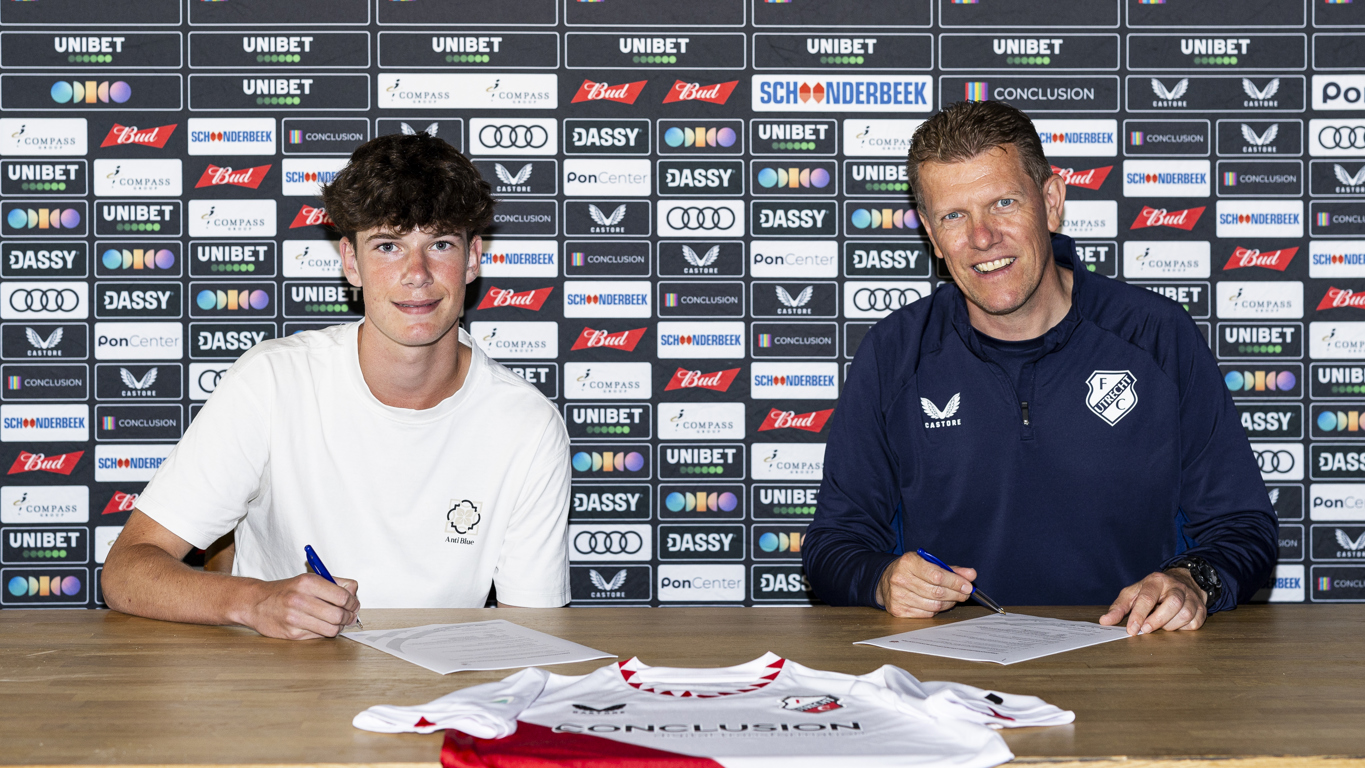 Nick de Vos tekent eerste profcontract